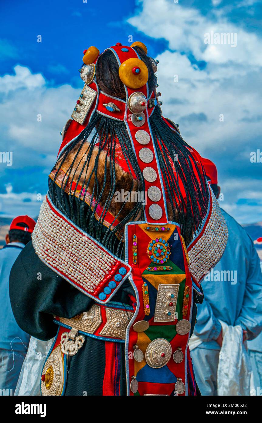 Traditional dressed women at the festival of the tribes in Gerze ...