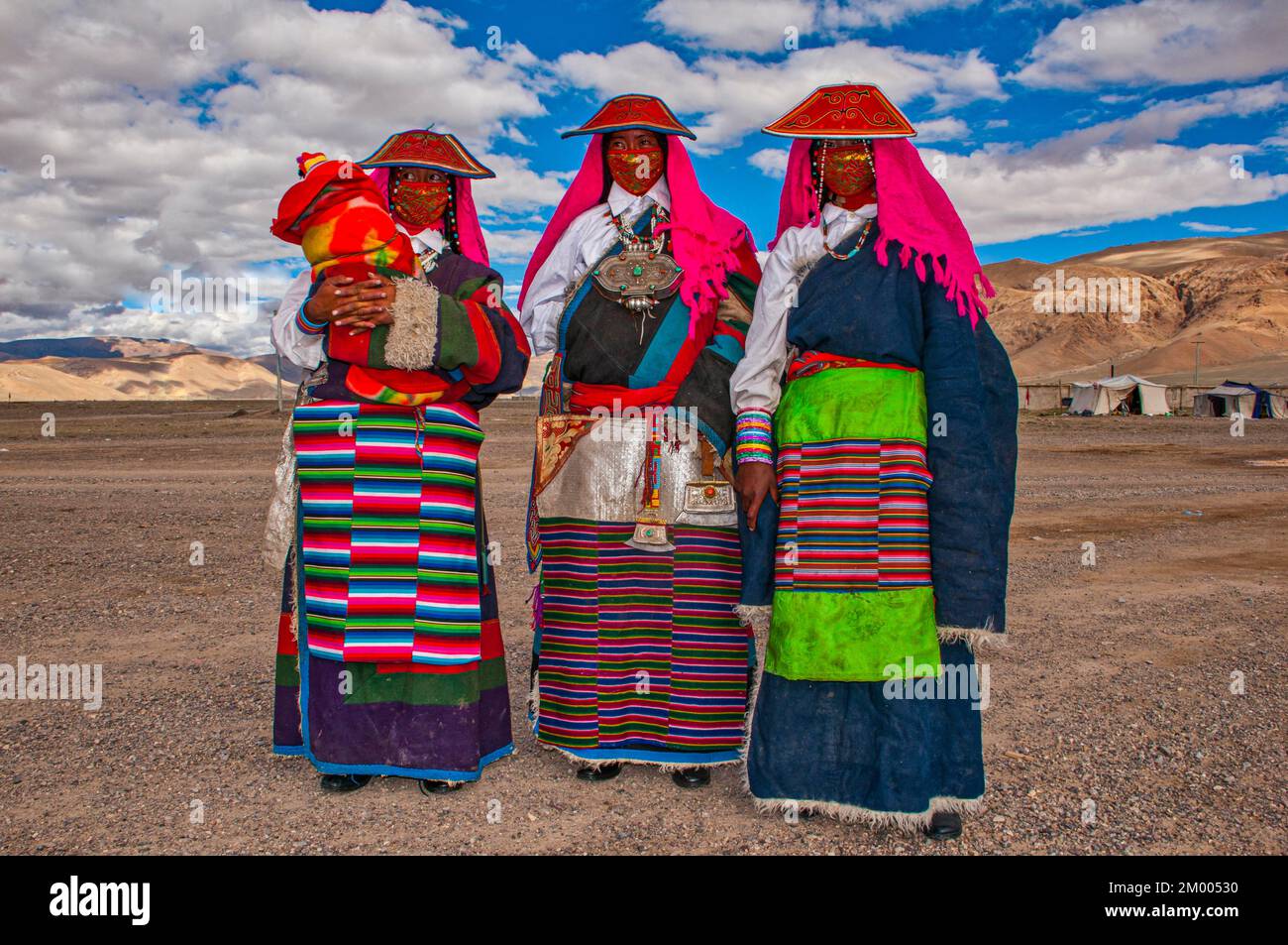 Traditional dressed women at the festival of the tribes in Gerze ...