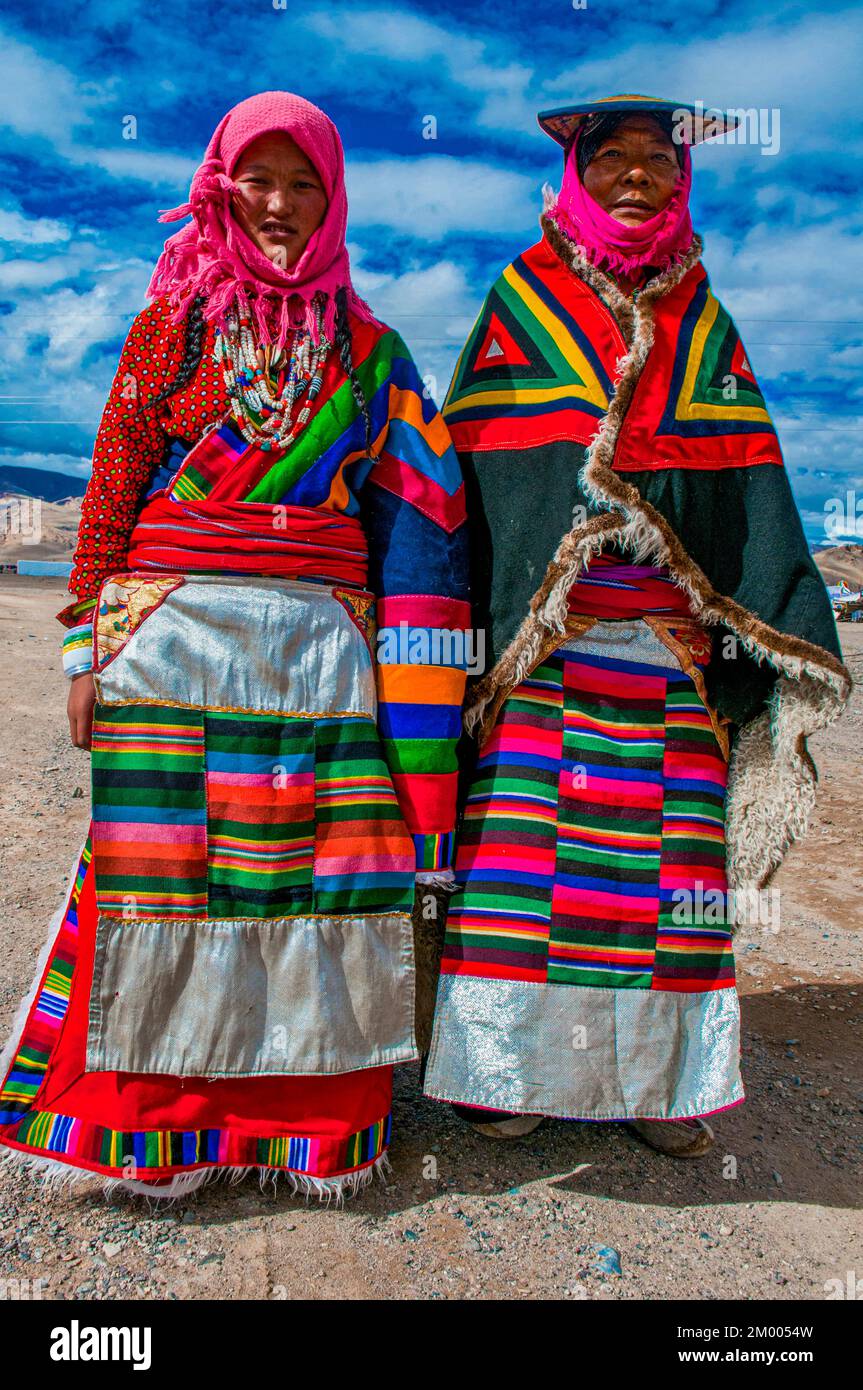 Traditional dressed women at the festival of the tribes in Gerze ...