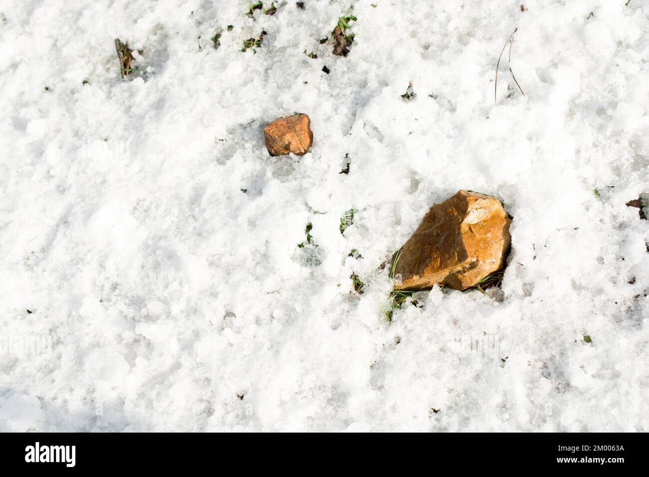 Stone with snow hi-res stock photography and images - Alamy