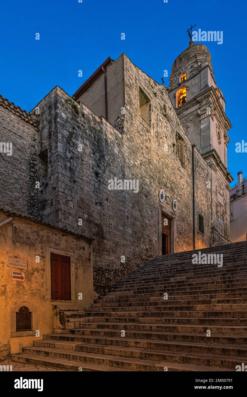 Catholic historical medieval italian building hi-res stock photography ...