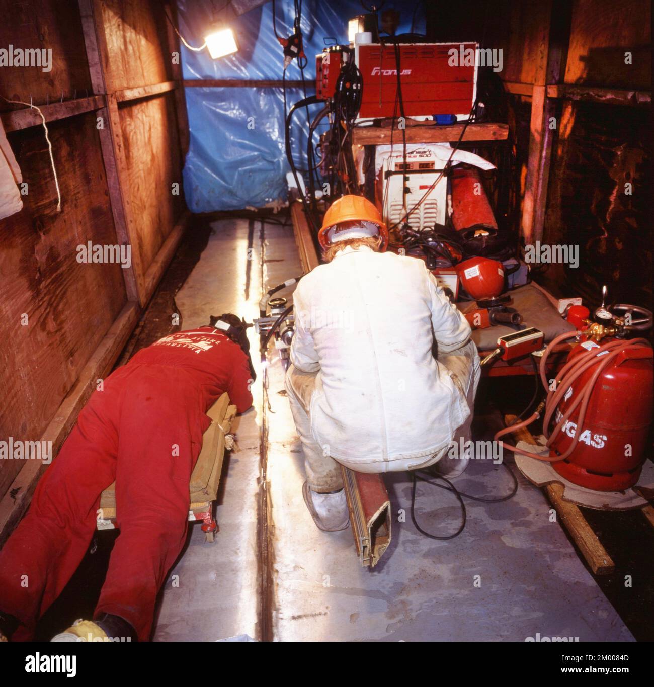 Workmen building a coal-fired power plant, here on 7.3.1994 in Bautzen ...