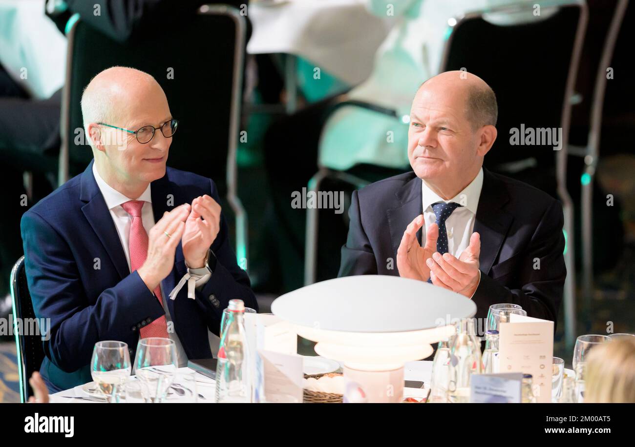 Chancellor Olaf SCHOLZ with Dr. Peter TSCHENTSCHER l. (President of the ...