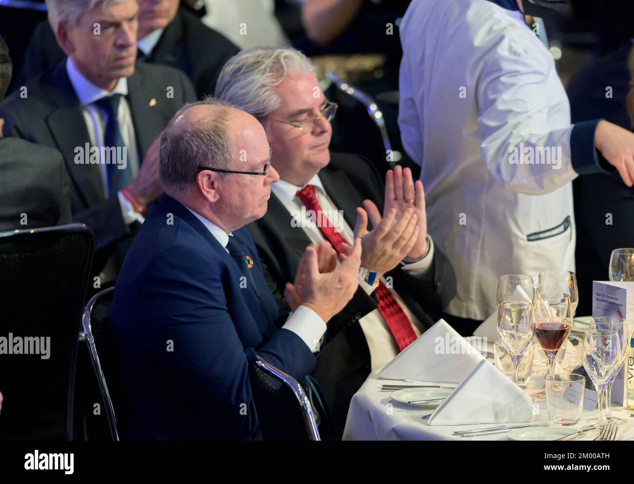 SD Prince Albert II of Monaco, honorary prize winner, with HE ...