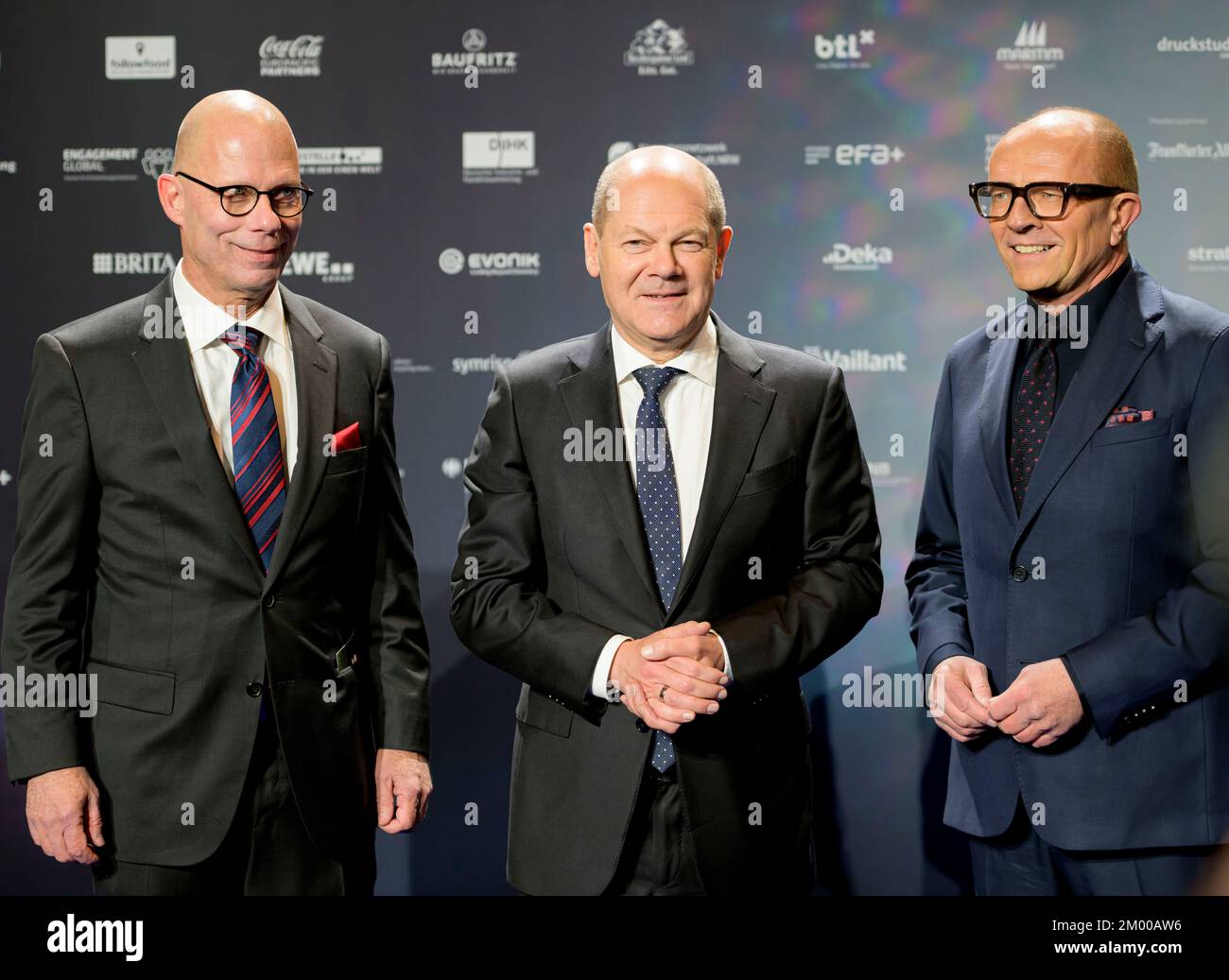 Chancellor Olaf SCHOLZ with Stefan SCHULZE-HAUSMANN r. (Management DNP ...