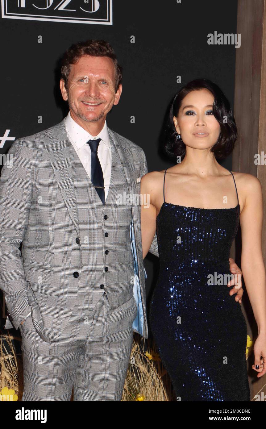 Los Angeles, USA. 02nd Dec, 2022. Sebastian Roché, Alicia Hannah-Kim 12 ...