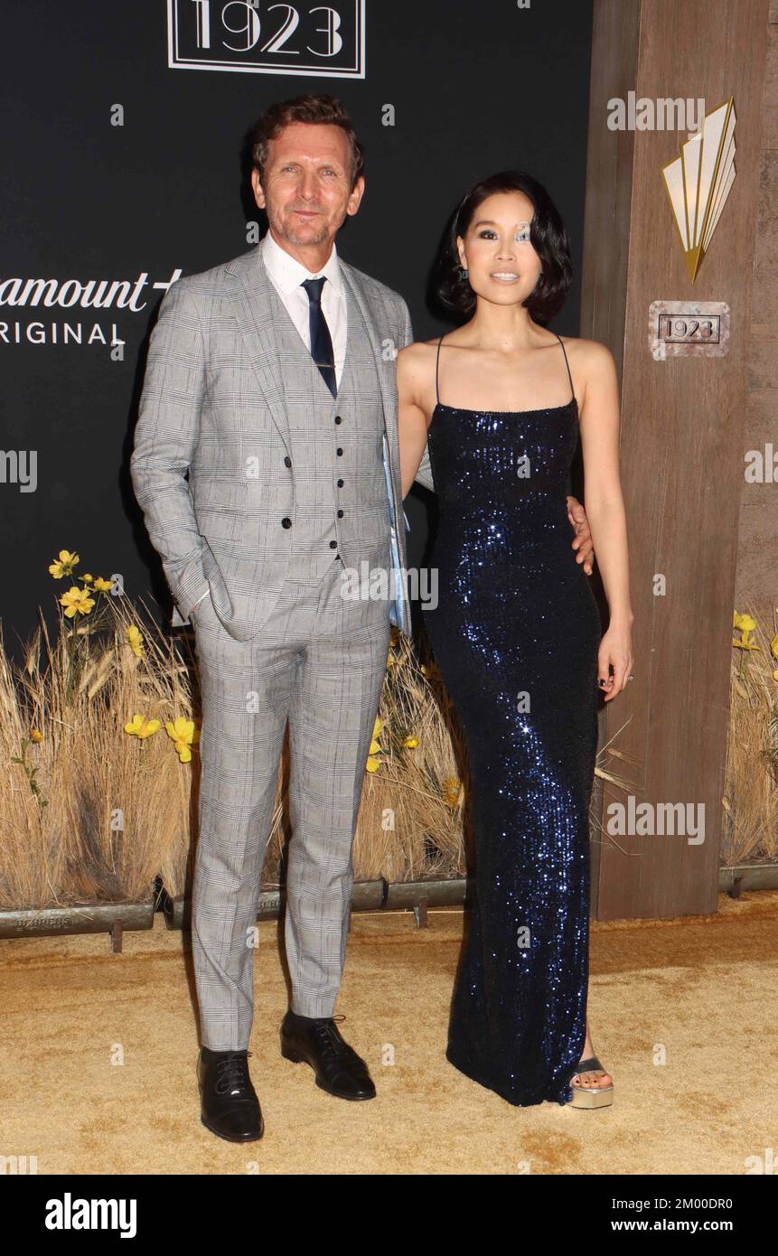 Los Angeles, USA. 02nd Dec, 2022. Sebastian Roché, Alicia Hannah-Kim 12 ...