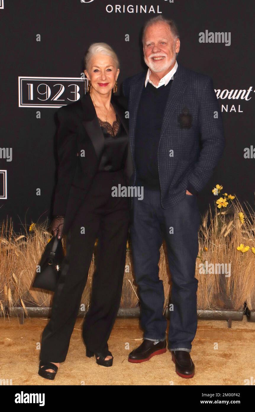 Los Angeles, USA. 02nd Dec, 2022. Helen Mirren, Taylor Hackford 12/02 ...