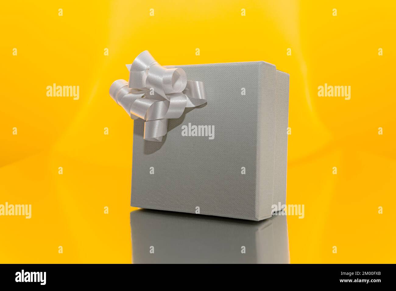 Unboxing background hi-res stock photography and images - Alamy