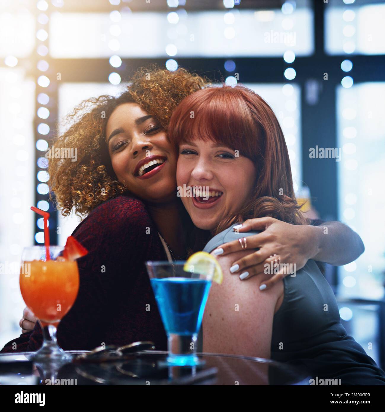 Bond cuddle hi-res stock photography and images - Alamy