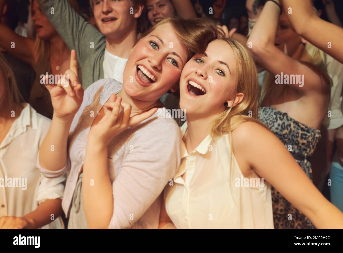 Dance dancing outdoor outside women hi-res stock photography and images ...