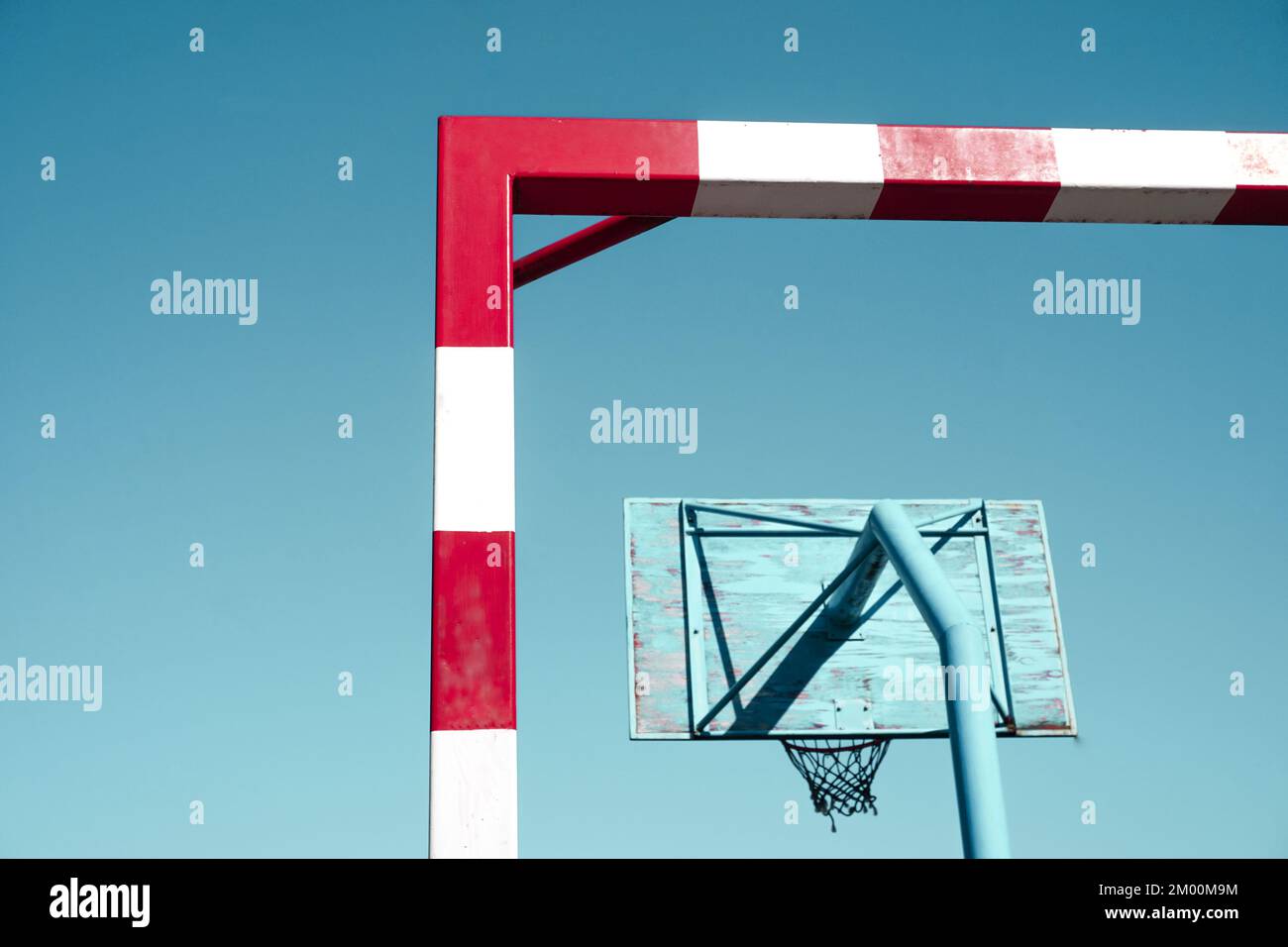 Abandoned soccer goal hi-res stock photography and images - Alamy
