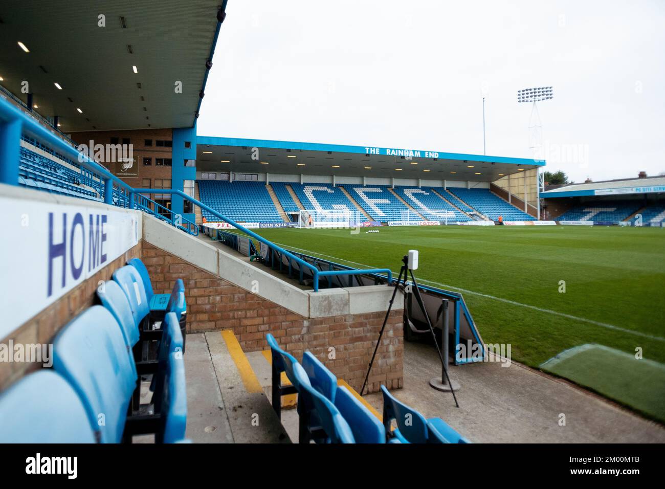 Una veduta dello stadio gillinghams sacerdotefield immagini e ...