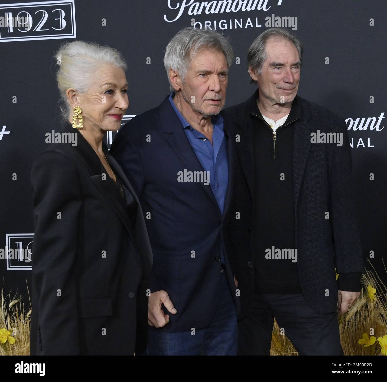 Los Angeles, United States. 02nd Dec, 2022. Cast members Helen Mirren ...