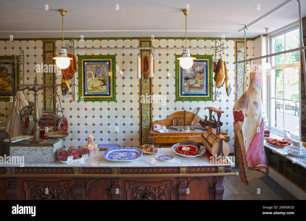 Butcher shop interior hi-res stock photography and images - Alamy