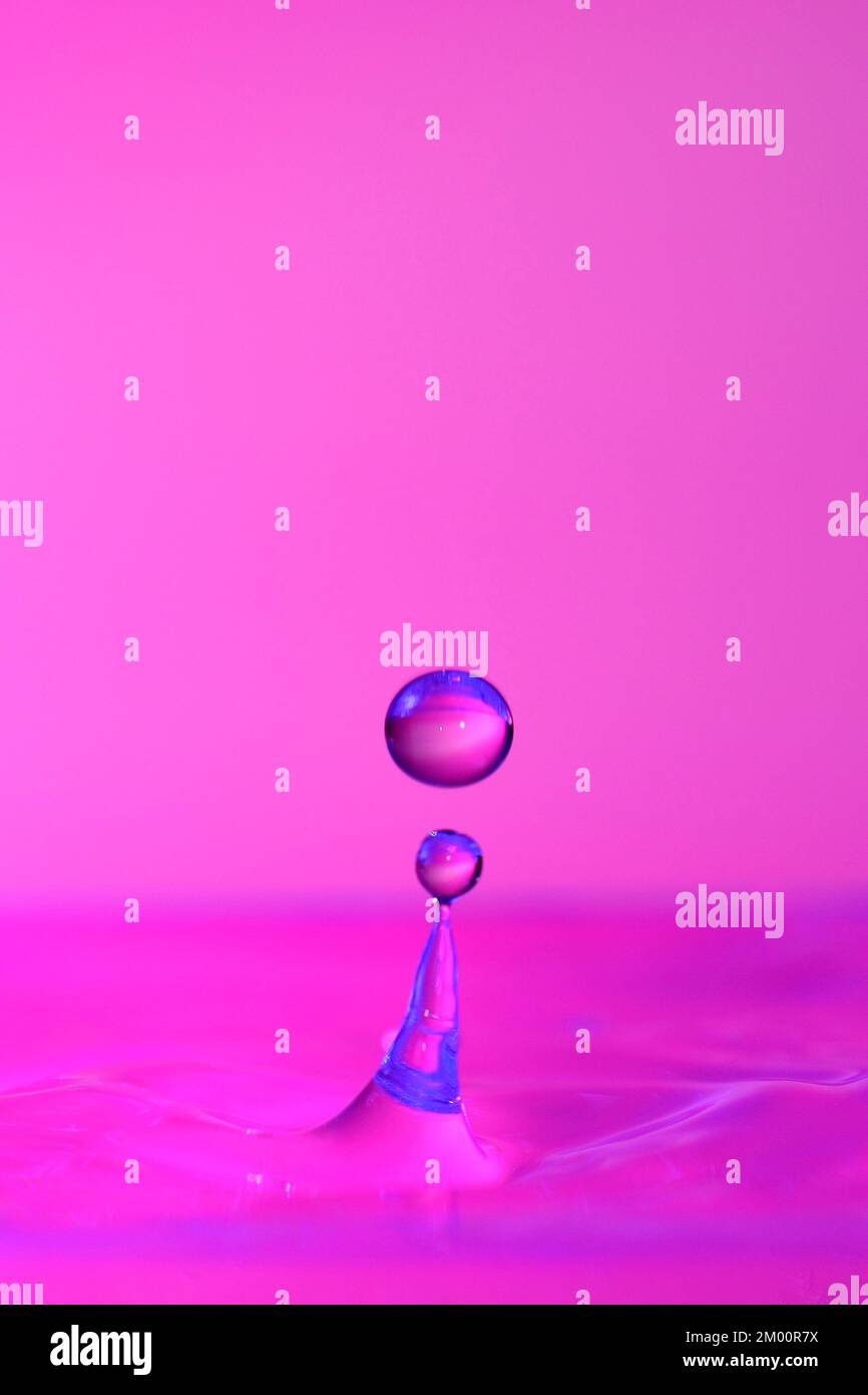 Close up photograph of a wave hi-res stock photography and images - Alamy