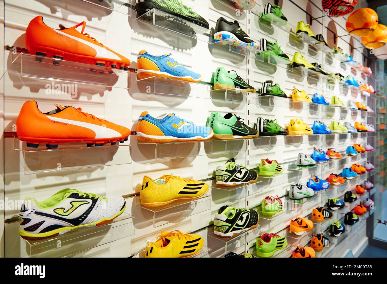 Sport and display and gym and shop hi-res stock photography and images ...