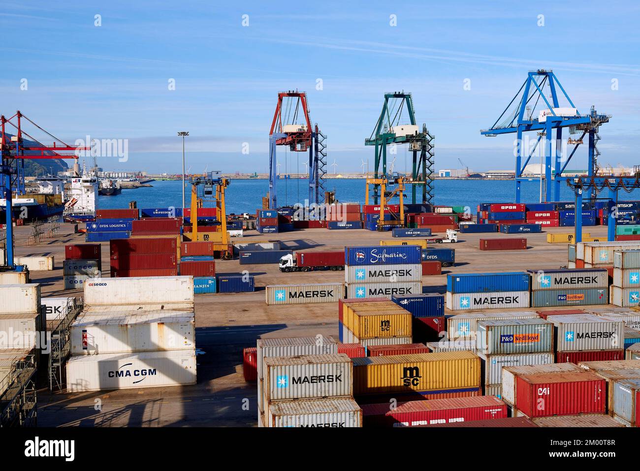 Terminal containers port bilbao hi-res stock photography and images - Alamy
