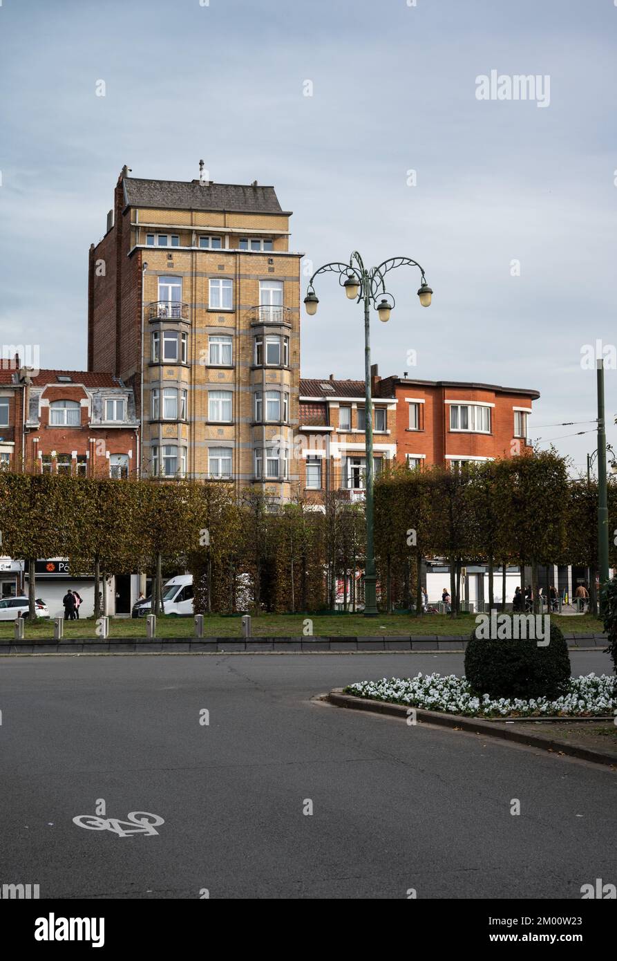 Blue house roundabout hi-res stock photography and images - Alamy