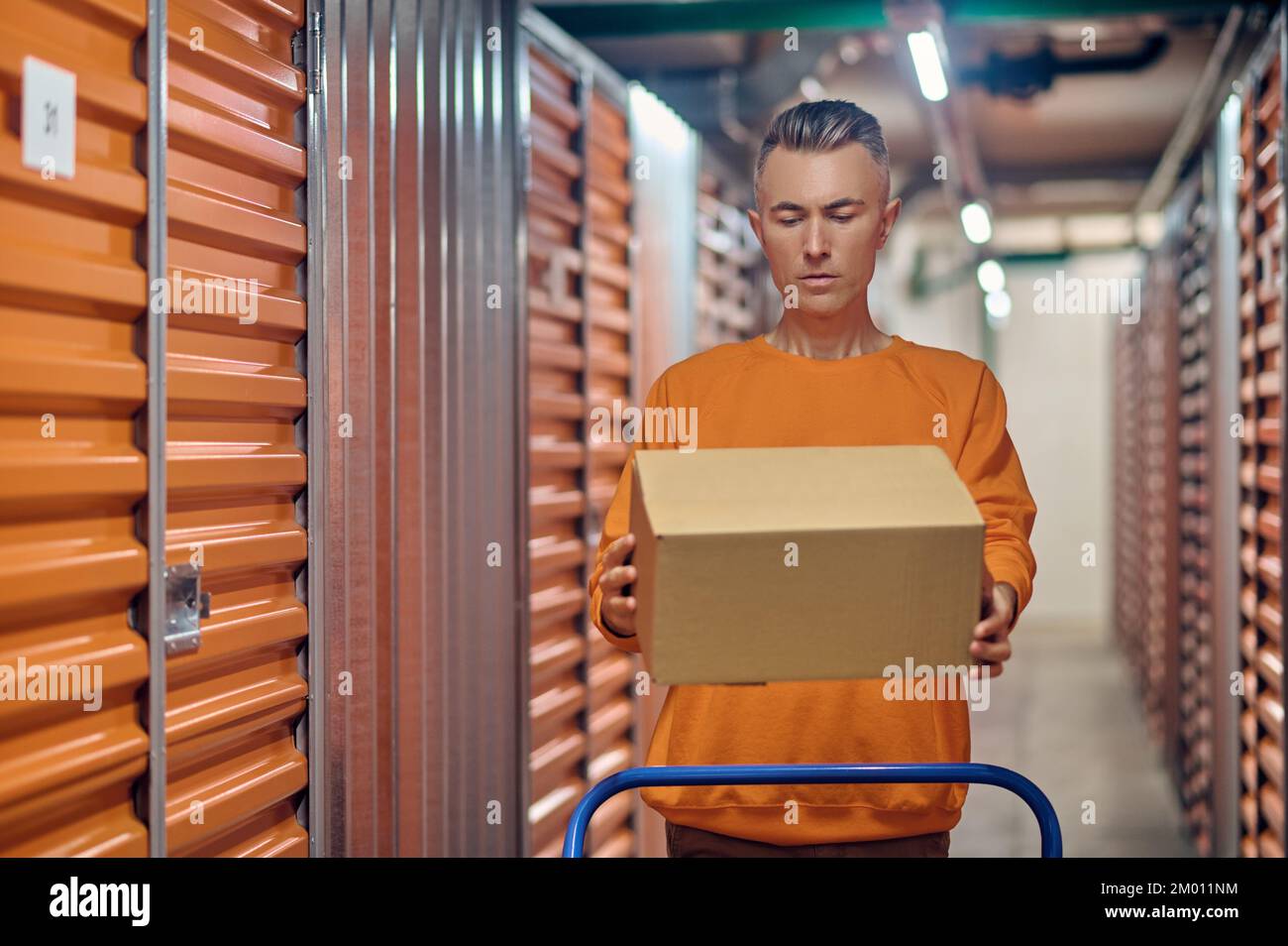 Hand packaged hi-res stock photography and images - Alamy