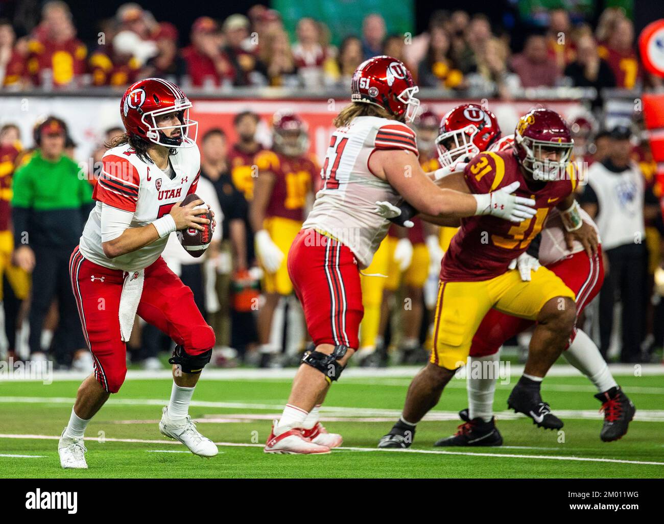 December 02 2022 Las Vegas, NV U.S.A. Utah Utes quarterback Cameron ...