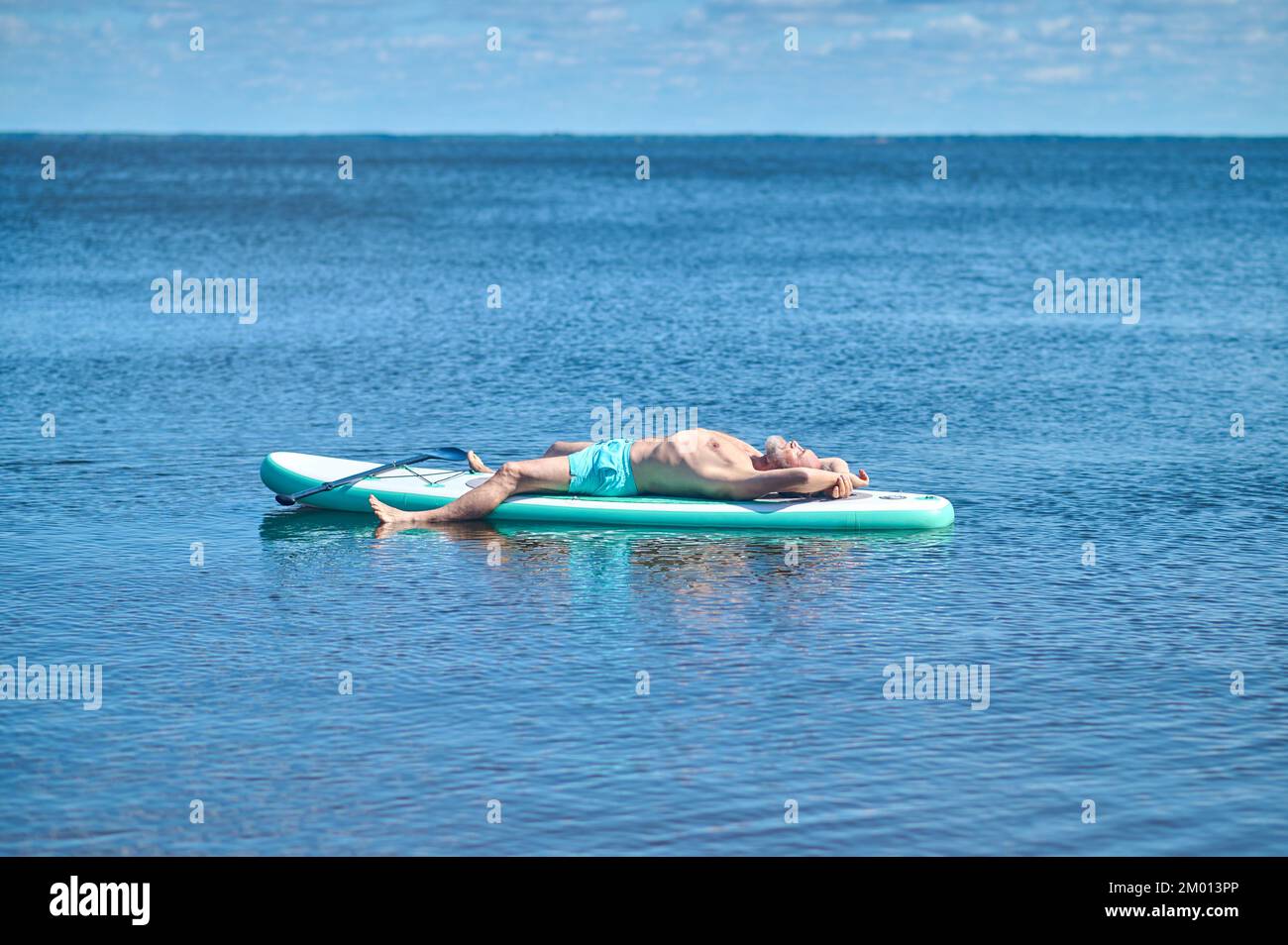 Lying down water hi-res stock photography and images - Alamy