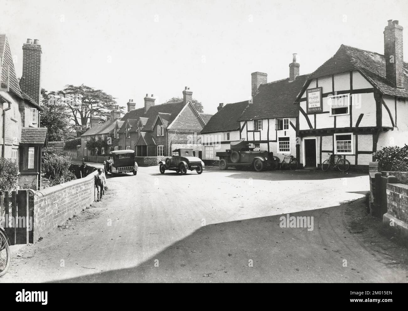 Vintage photograph - 1930 - Armoured car outside The Plume & Feathers ... Vintage photograph - 1930 - Armoured car outside The Plume & Feathers ...