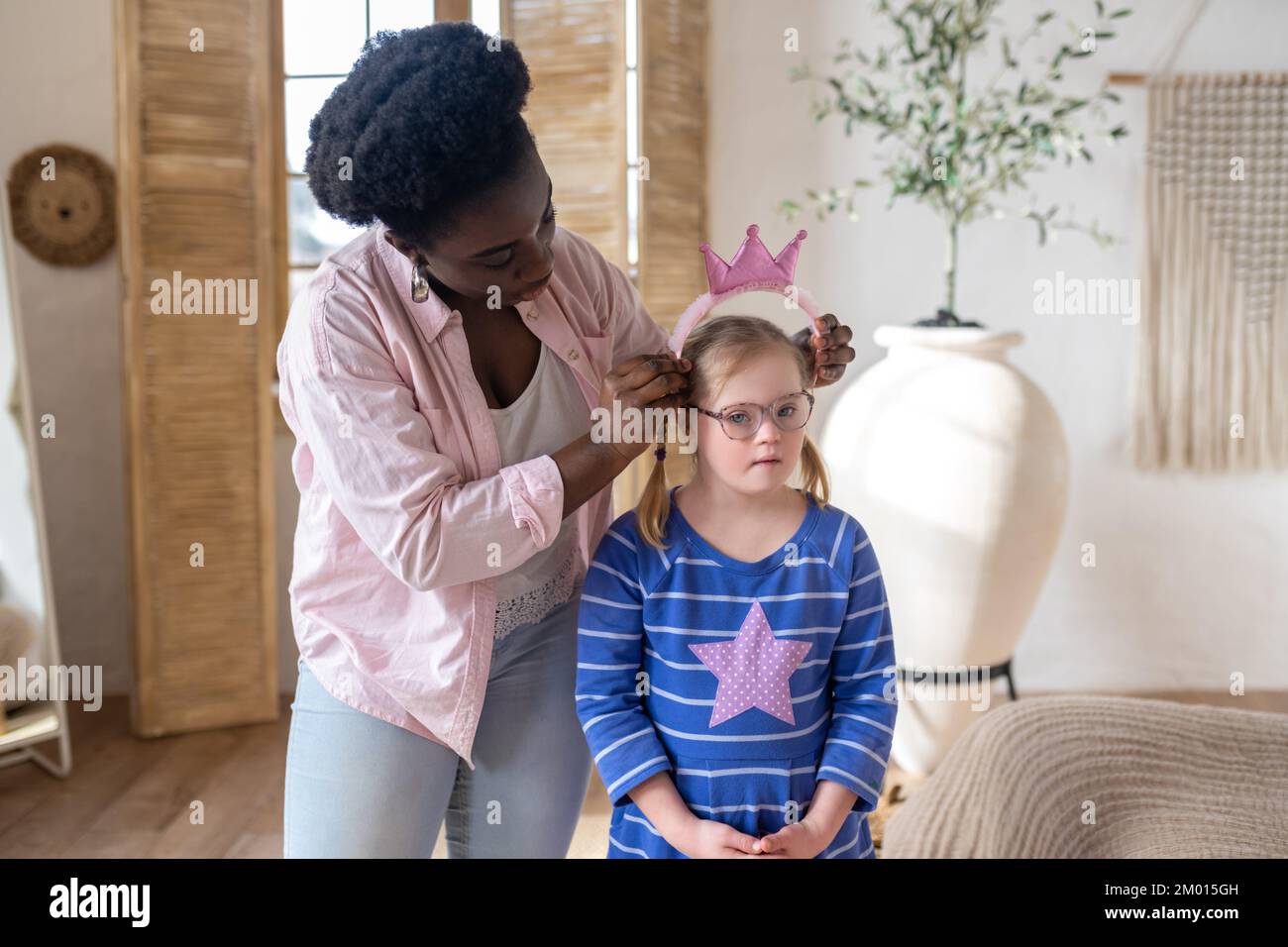 African crown hi-res stock photography and images - Alamy