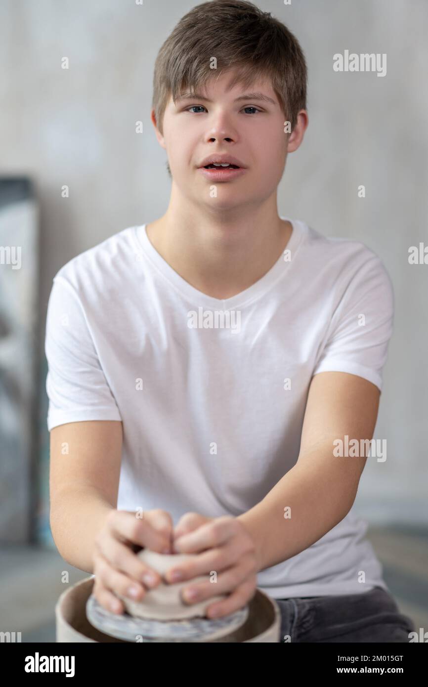 Teenager making art hi-res stock photography and images - Alamy