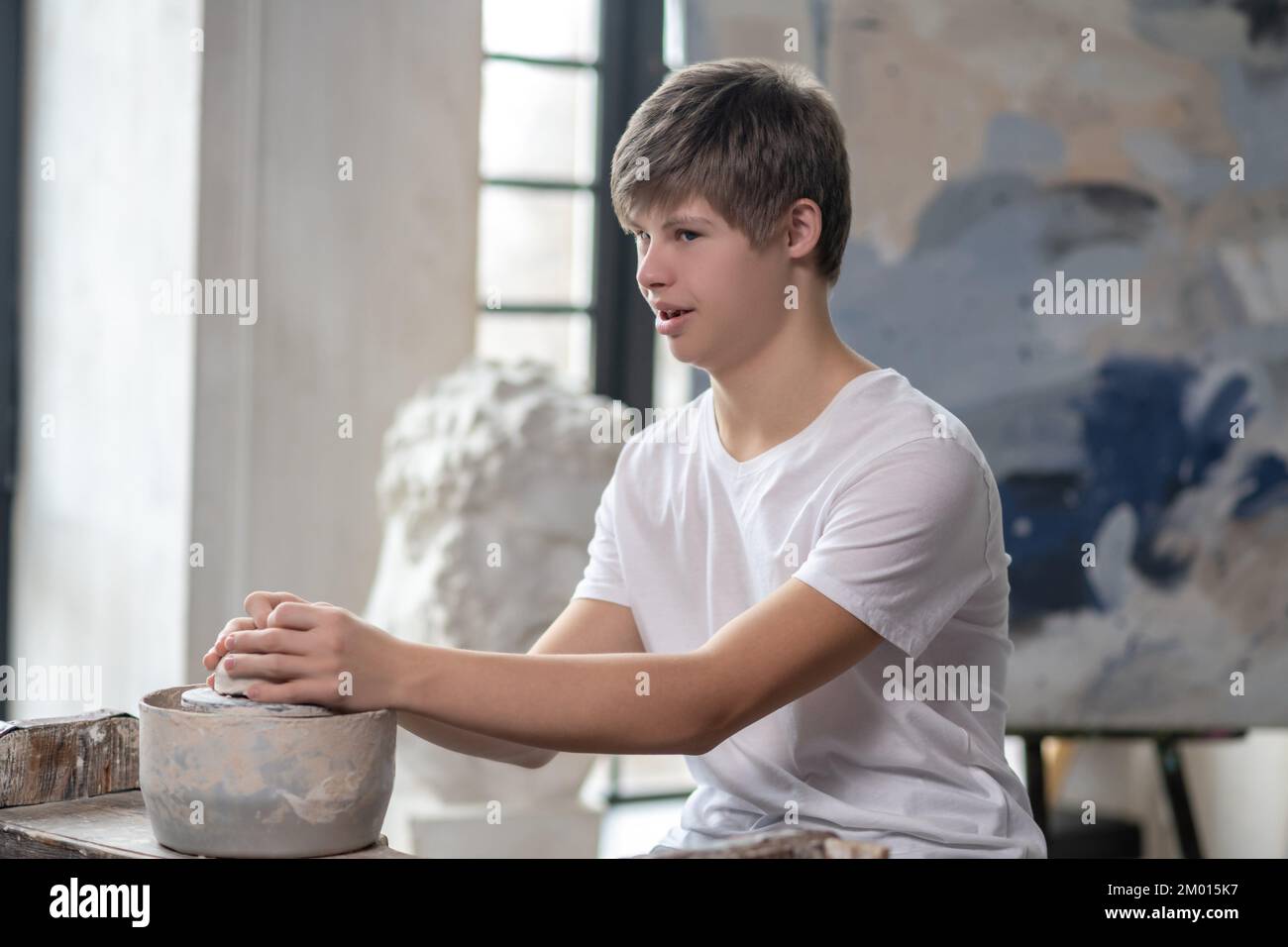Man is making a pot hi-res stock photography and images - Alamy