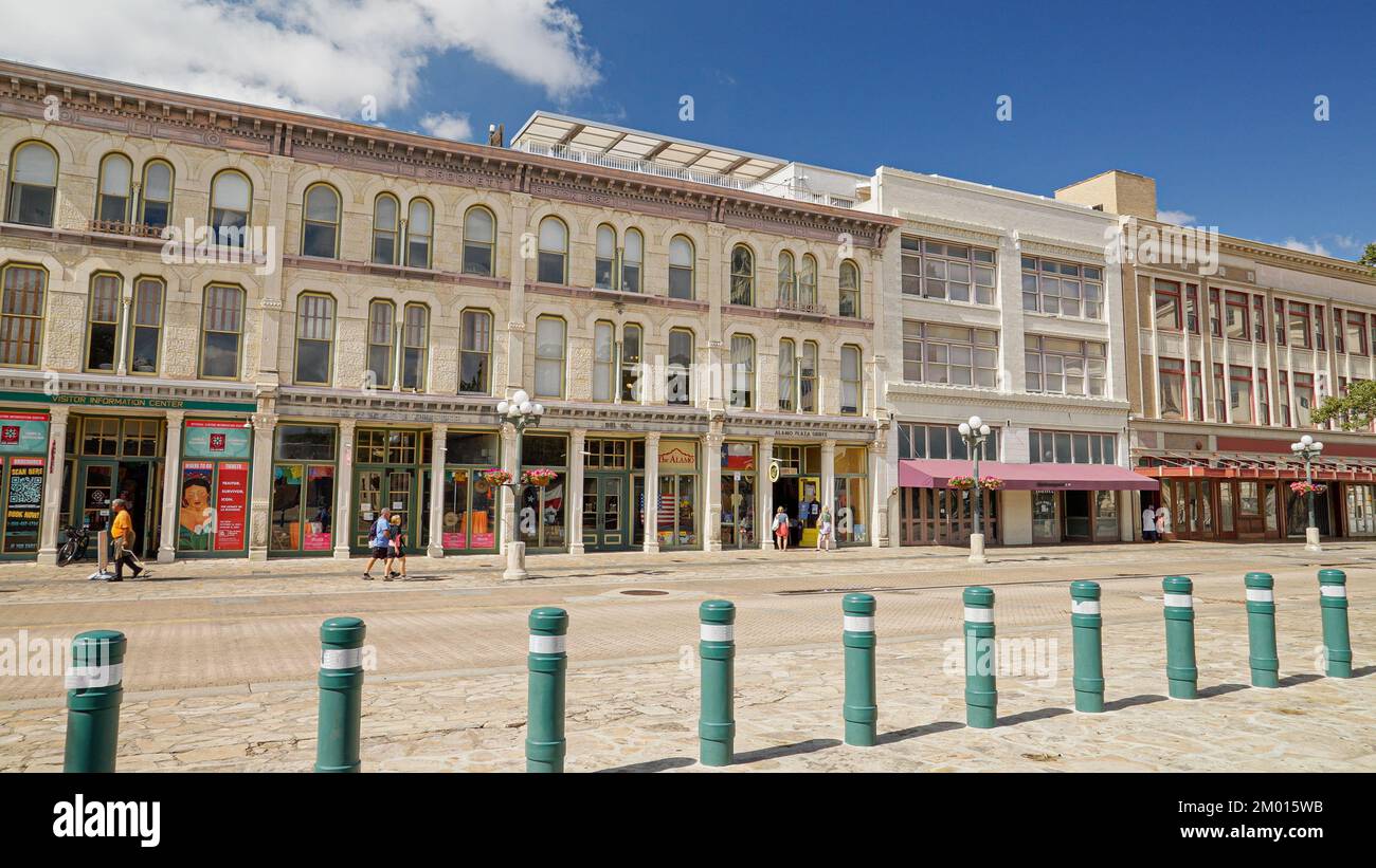 Alamo san antonio skyline hi-res stock photography and images - Alamy