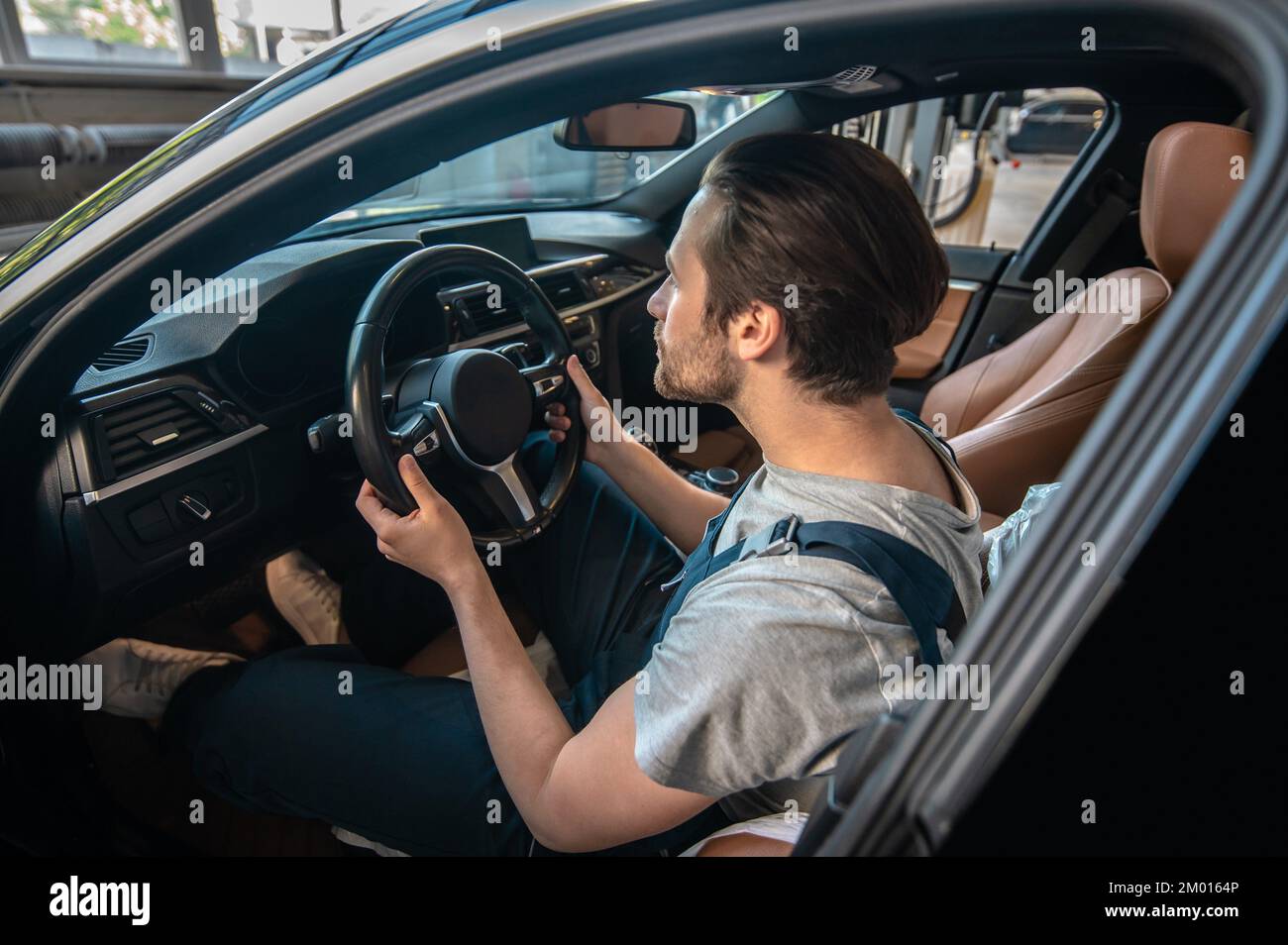 Repair shop interior hi-res stock photography and images - Alamy