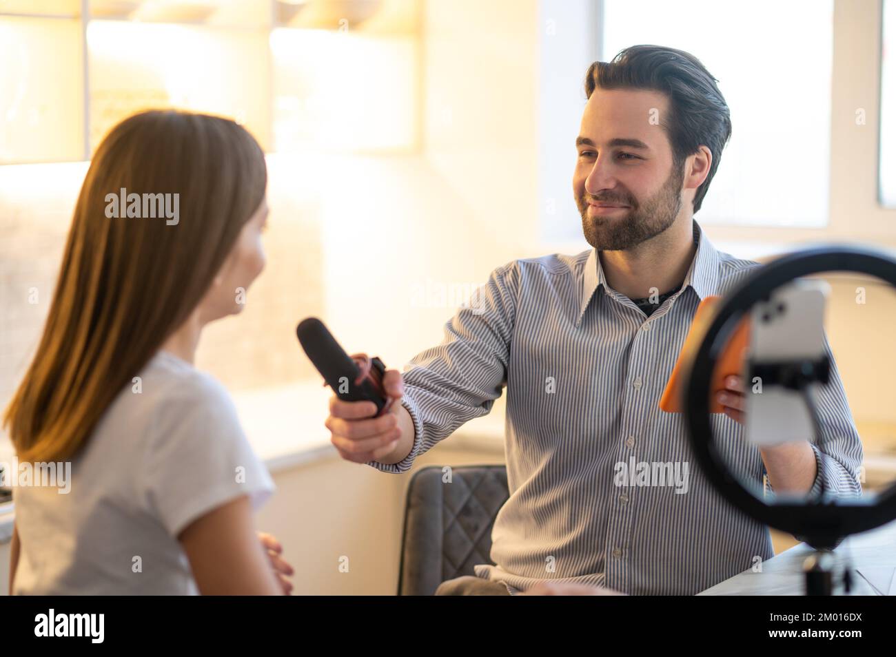 Journalist interview man hi-res stock photography and images - Alamy