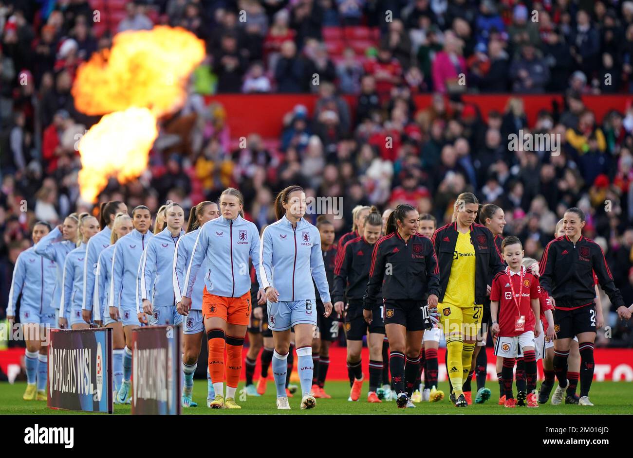 Old trafford manchester united 2022 hi-res stock photography and images ...