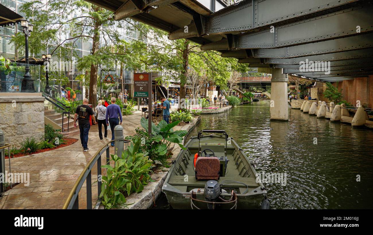 Famous Riverwalk in San Antonio is a popular place - SAN ANTONIO ...