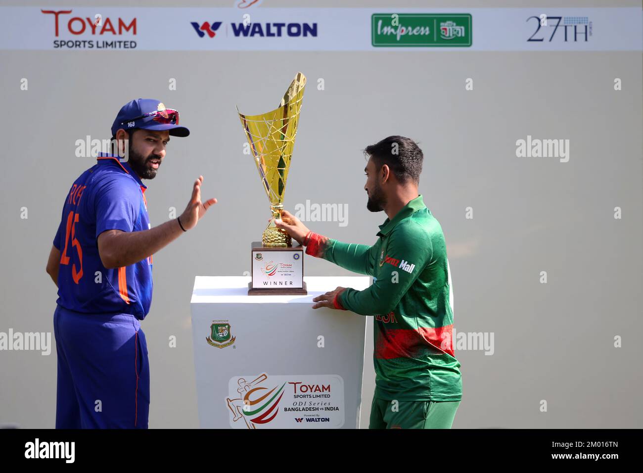 Bangladeshi Captain Liton Kumar Das ® and Indian Captain Rohit Sharma ...