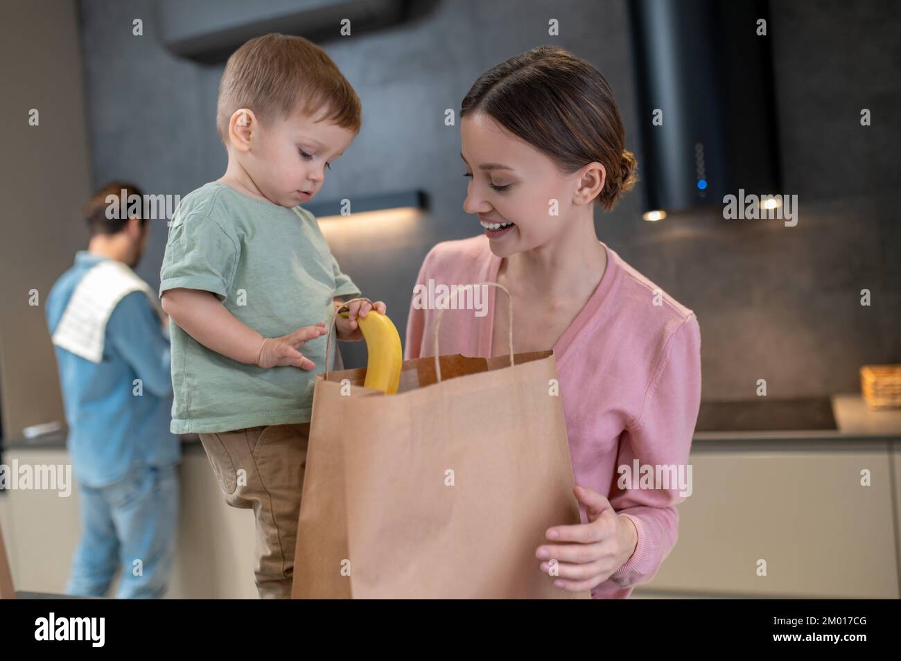 Child kitchen shopping bags hi-res stock photography and images - Alamy