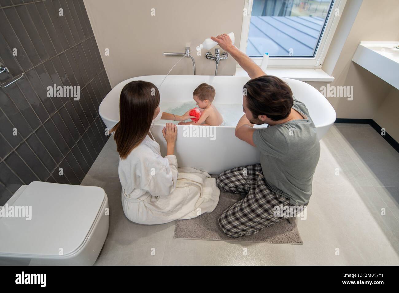 Man crouched rear view hi-res stock photography and images - Alamy