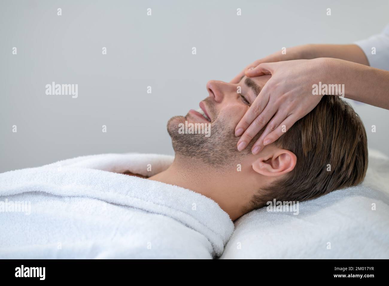 Man massage parlor hi-res stock photography and images - Alamy