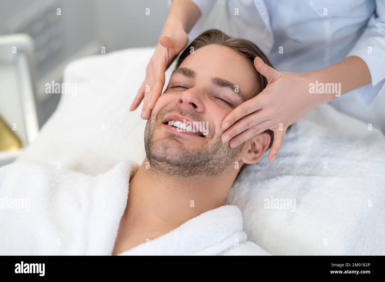Man massage parlor hi-res stock photography and images - Alamy