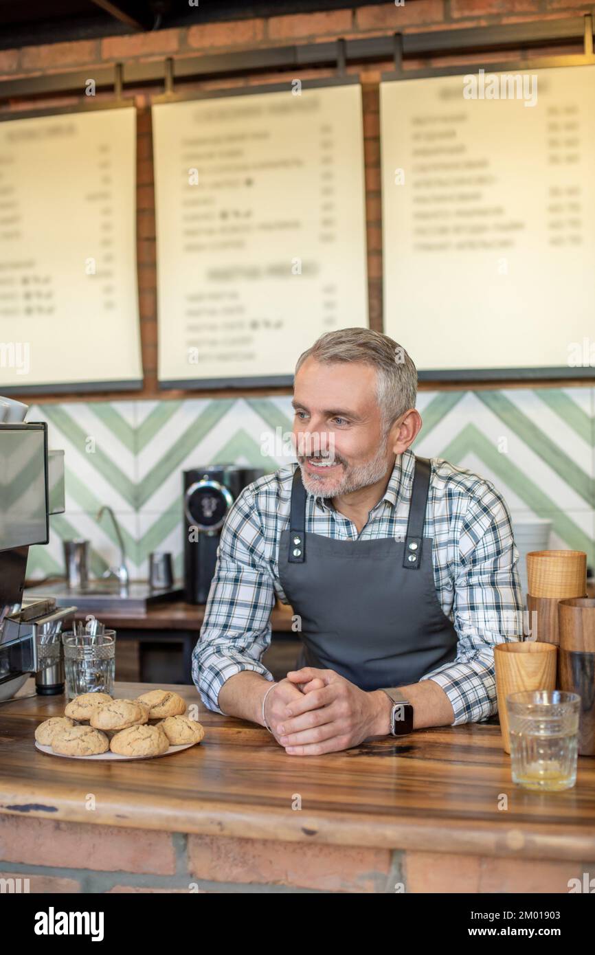 Café barista hi-res stock photography and images - Alamy