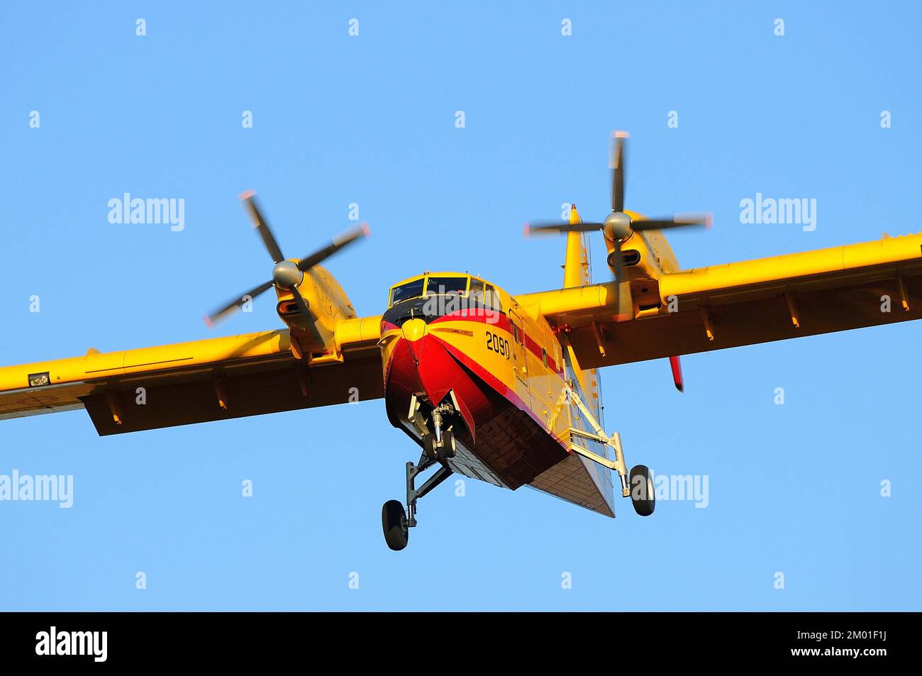 Transport amphibious aircraft hi-res stock photography and images - Alamy