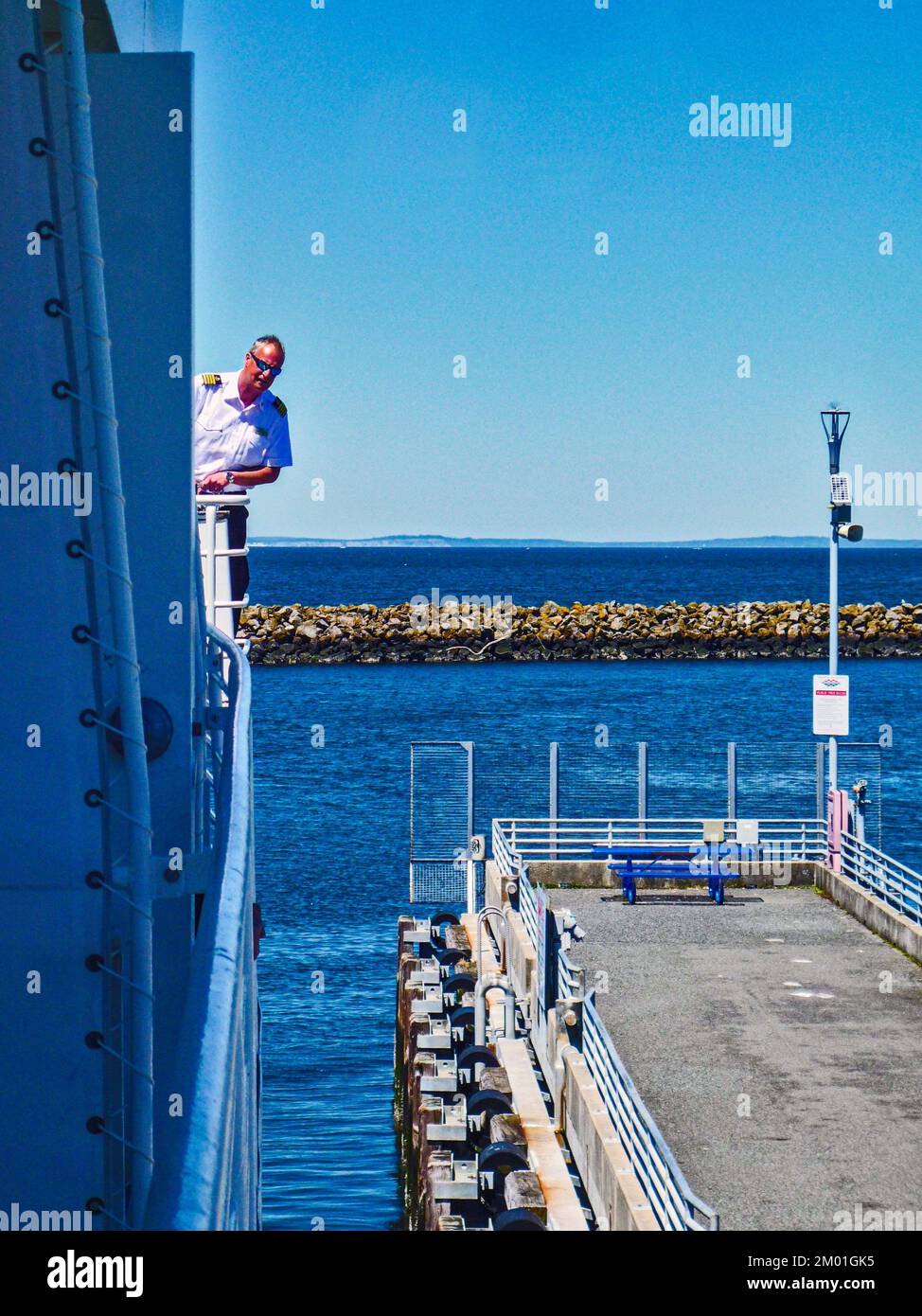 Ship captain hi-res stock photography and images - Alamy