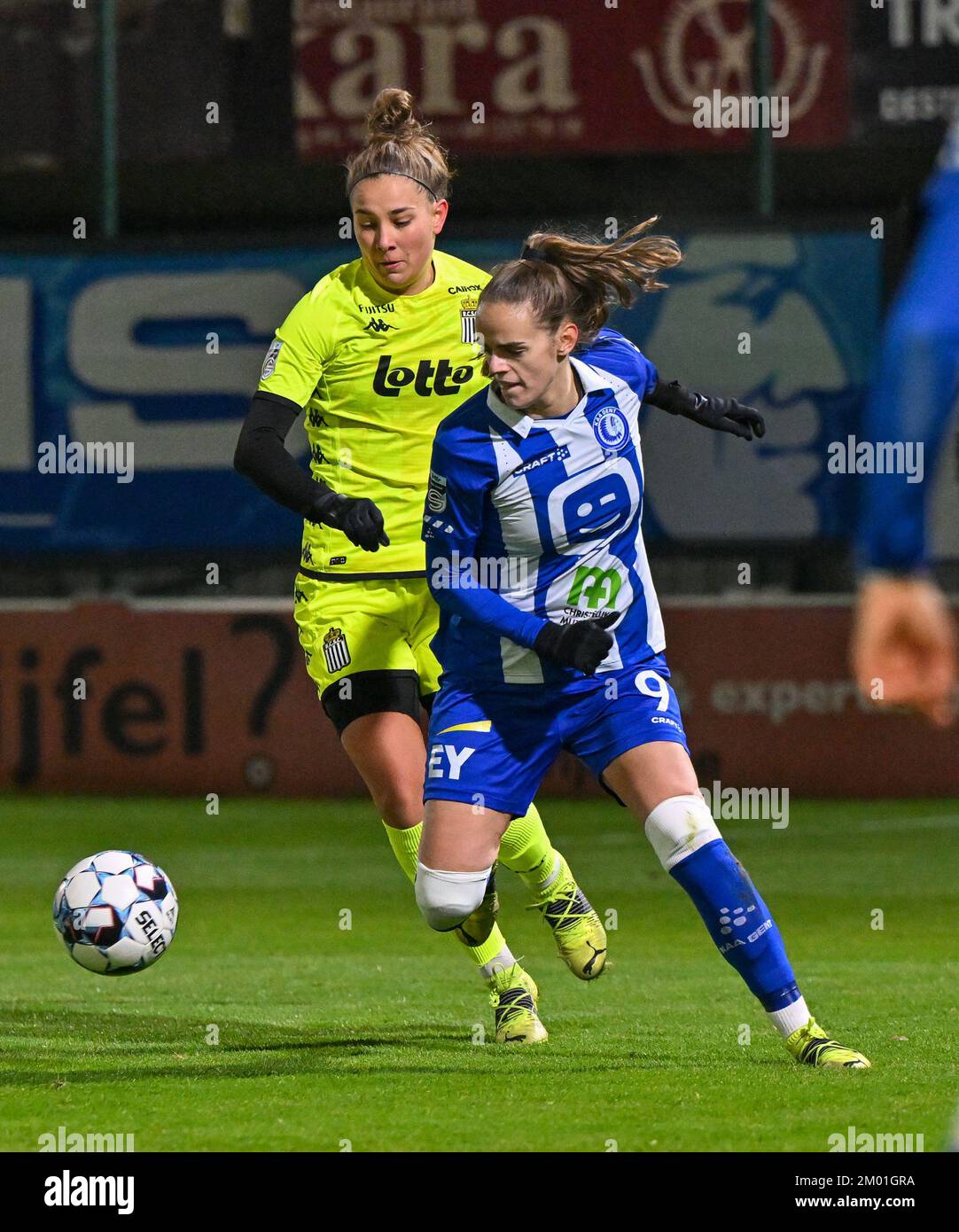 Soley Deli Dilara (5) of Charleroi and Amber Maximus (9) of Gent ...