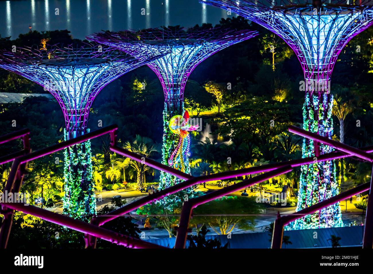 Spectacular supertree hi-res stock photography and images - Alamy