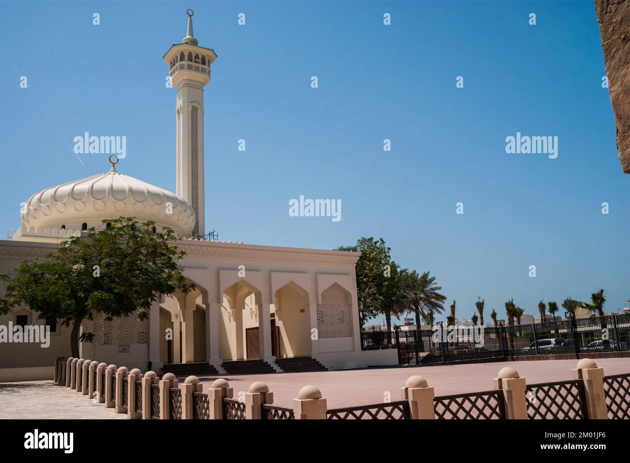 Mohammed Sharif Sultan Al Olama House with Al Farooq Mosque in ...