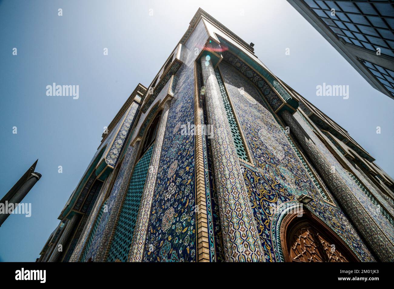 Iranian Mosque Hosainia (Bur Dubai), old textile district. Dubai ...