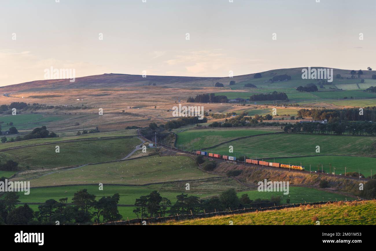 2 Freightliner class 90 electric locomotives pass Greenholme (North of ...
