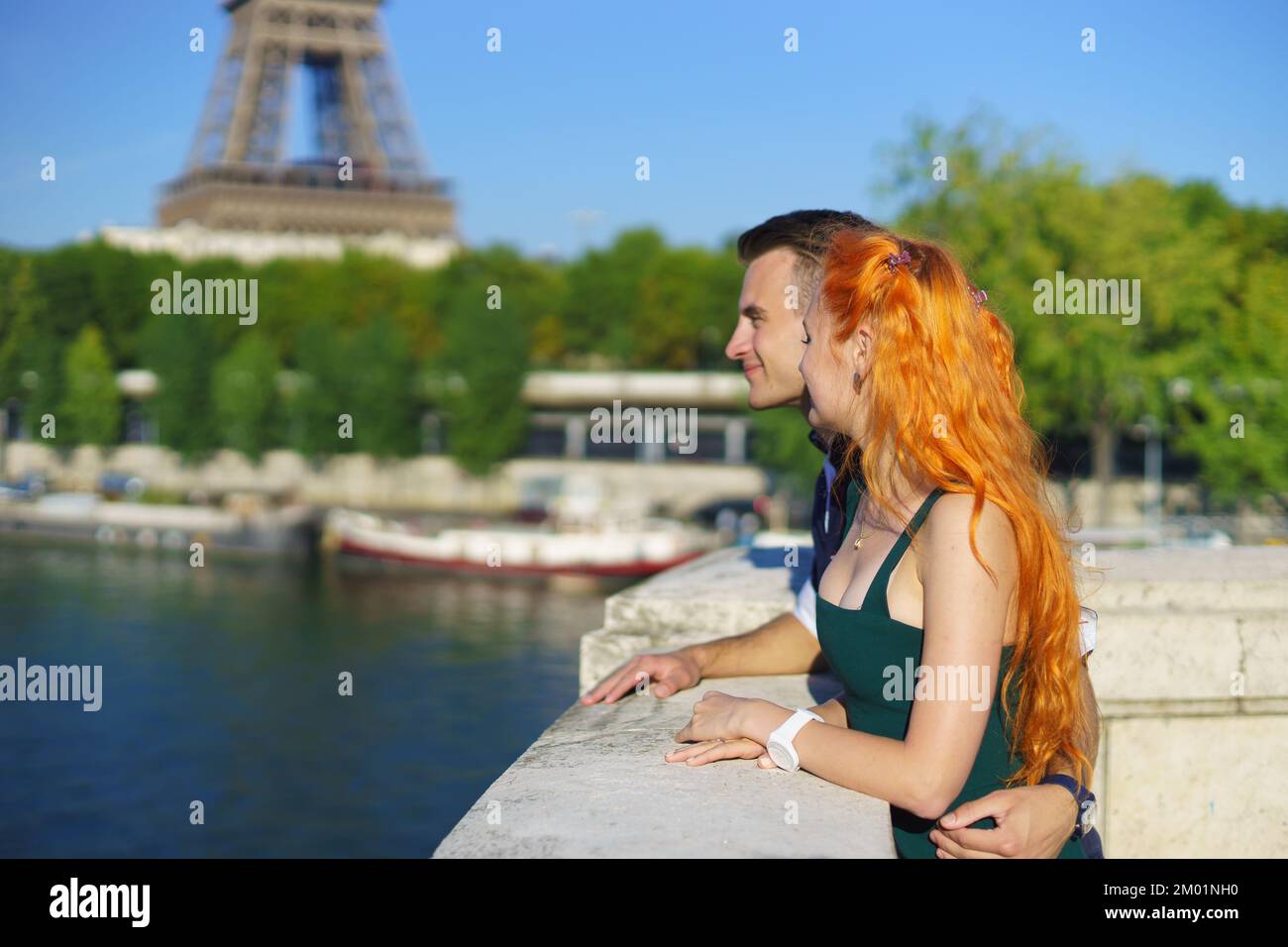 pretty young enamoured and beauty caucasian couple in Paris Stock Photo ...