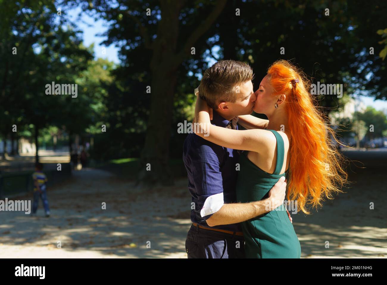 pretty young enamoured and beauty caucasian couple in Paris Stock Photo ...